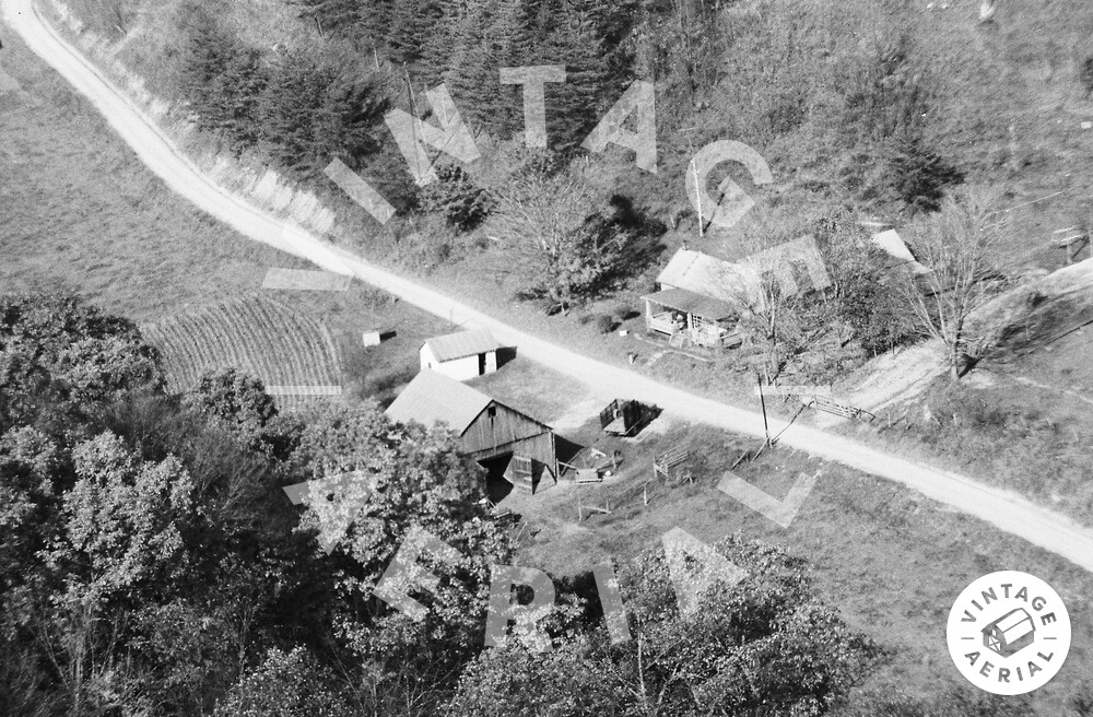 Vintage Aerial | Kentucky | Lawrence County | 1982 | 27-WLAW-16