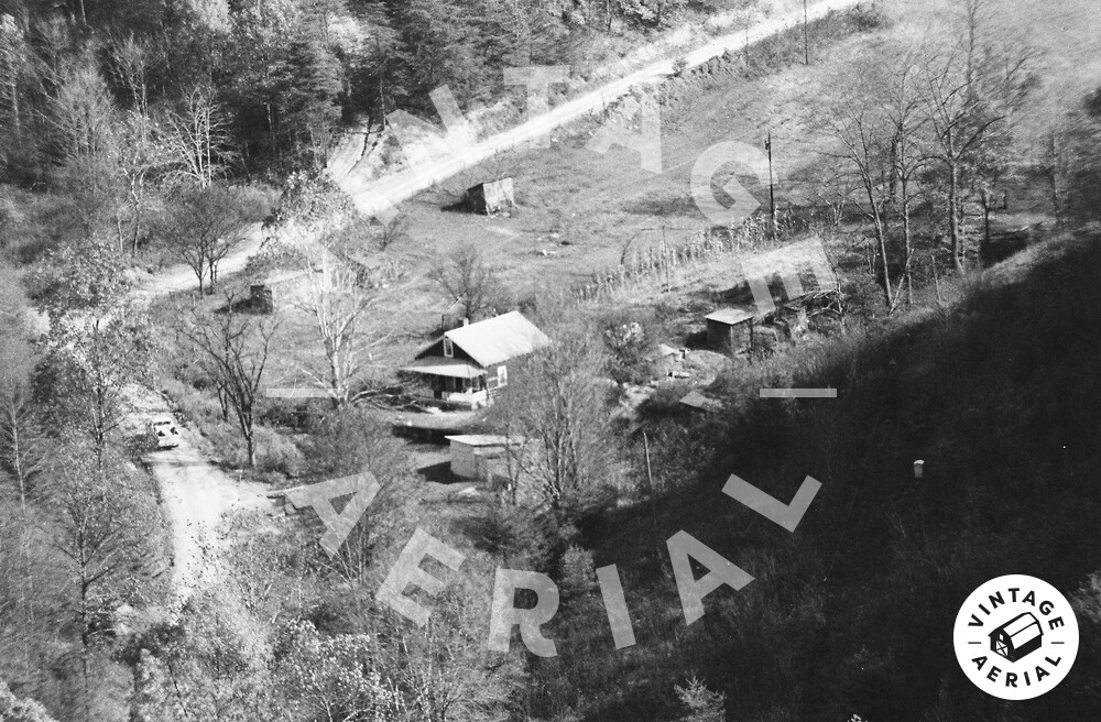 Vintage Aerial | Kentucky | Lawrence County | 1982 | 27-WLAW-17