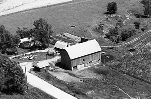 Vintage Aerial | Iowa | Fayette County | 1971 | 77-IFA-34